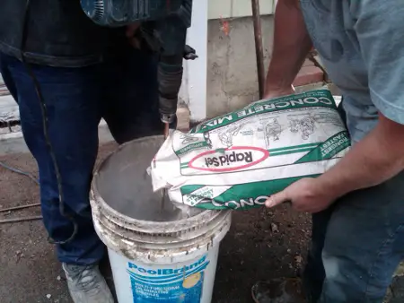 How To Mix Concrete - Easy Step By Step Instructions For Mixing ...