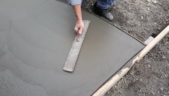 How To Finish Concrete Smooth By Using A Steel Trowel - Tips & Tricks