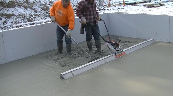 New! ScreeDemon Battery Powered Vibratory Concrete Screed